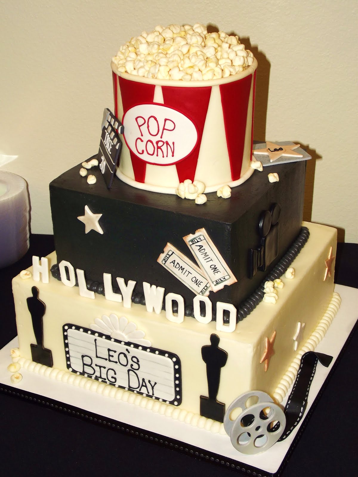 Suzy's Sweet Shoppe: Movie Themed Birthday Cake