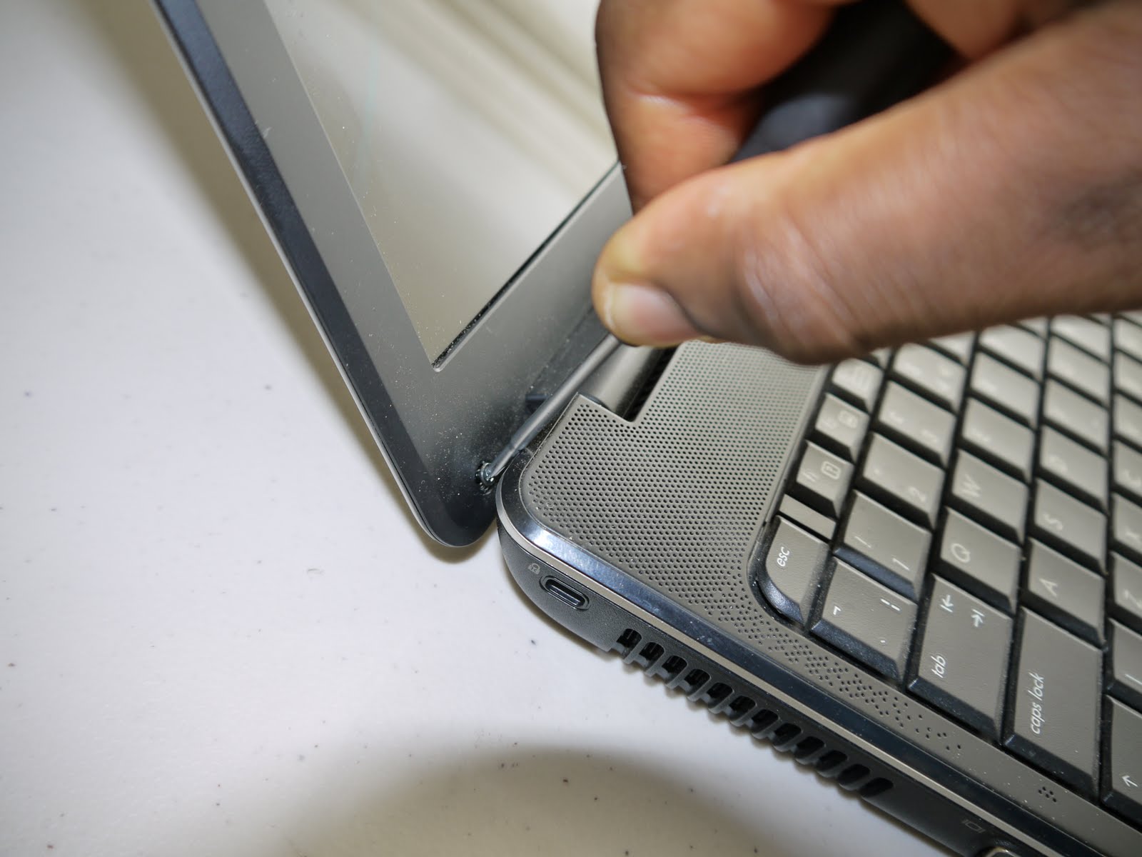 Chiran’s Blog ::::::.....: Different Types Of Laptop Screen Replacement ...