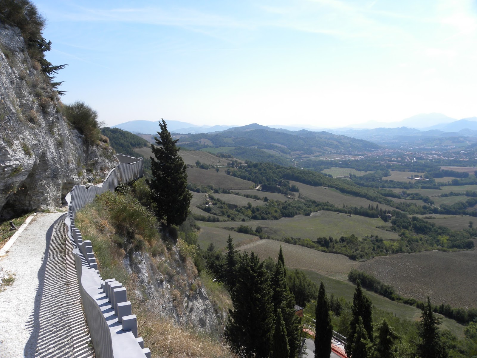 Peglio ( PU ) balcone sul Metauro e l' artistico Girone belvedere - THE ...