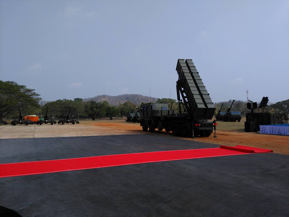 THAIDEFENSE-NEWS: กองทัพบกรับมอบ จรวดหลายลำกล้อง DTI-1G แบบนำวิถี