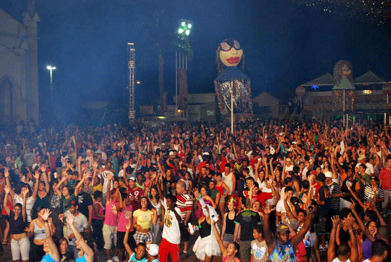 Guaraci divisa com Minas: Carnaval de Guaraci-SP _GUARAXÉ 2012