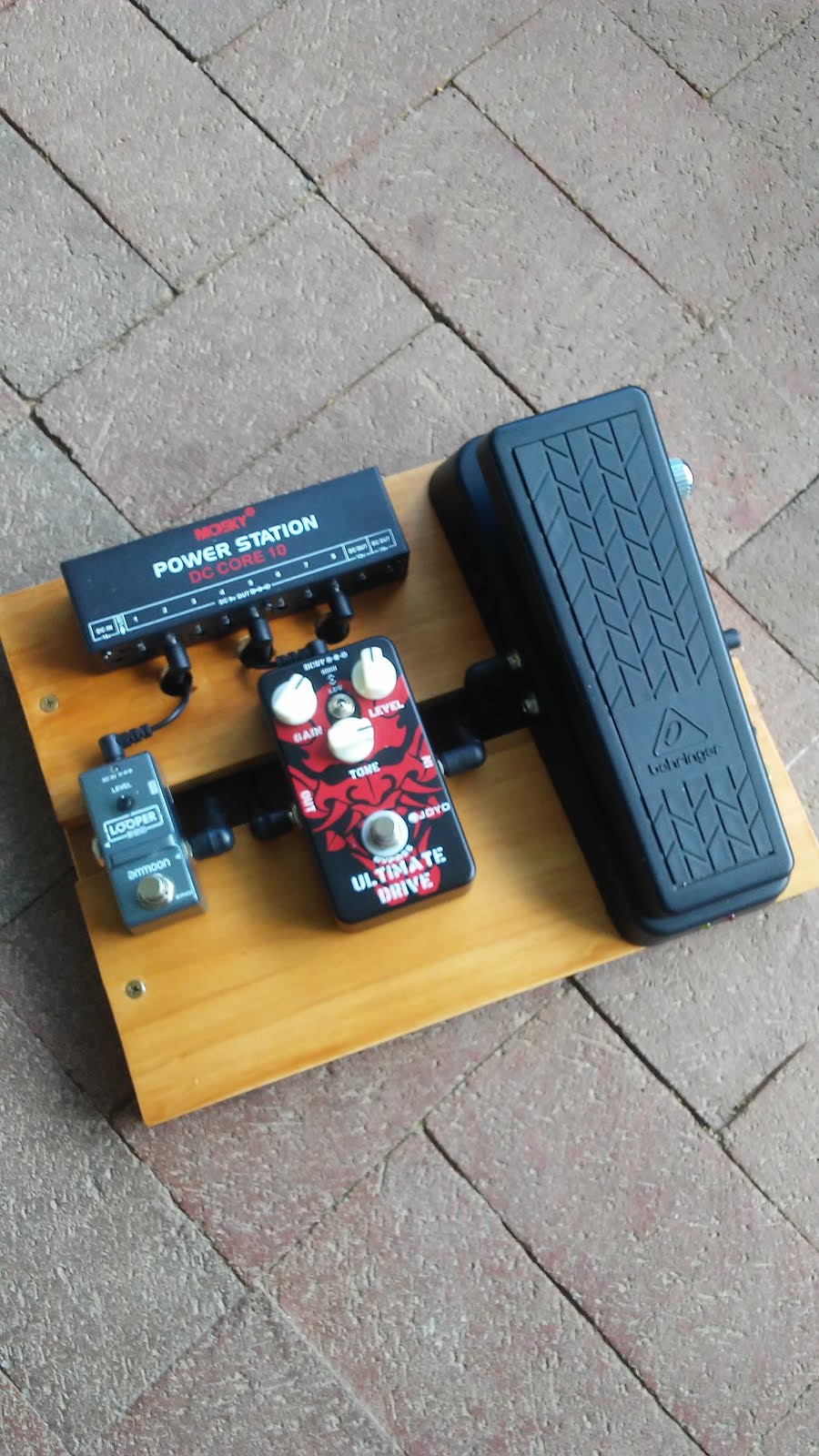 [Mattwins]: Building a simple wood guitar pedalboard