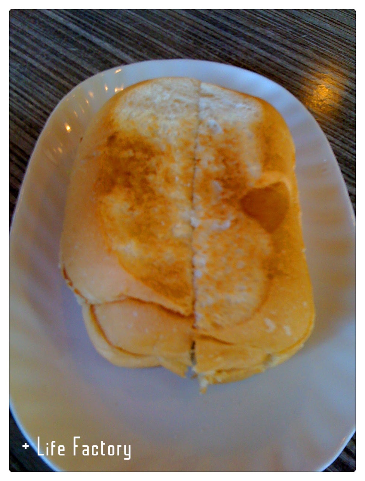 Positive Life Factory: [Food] Hi-Bread, Kuching Sarawak