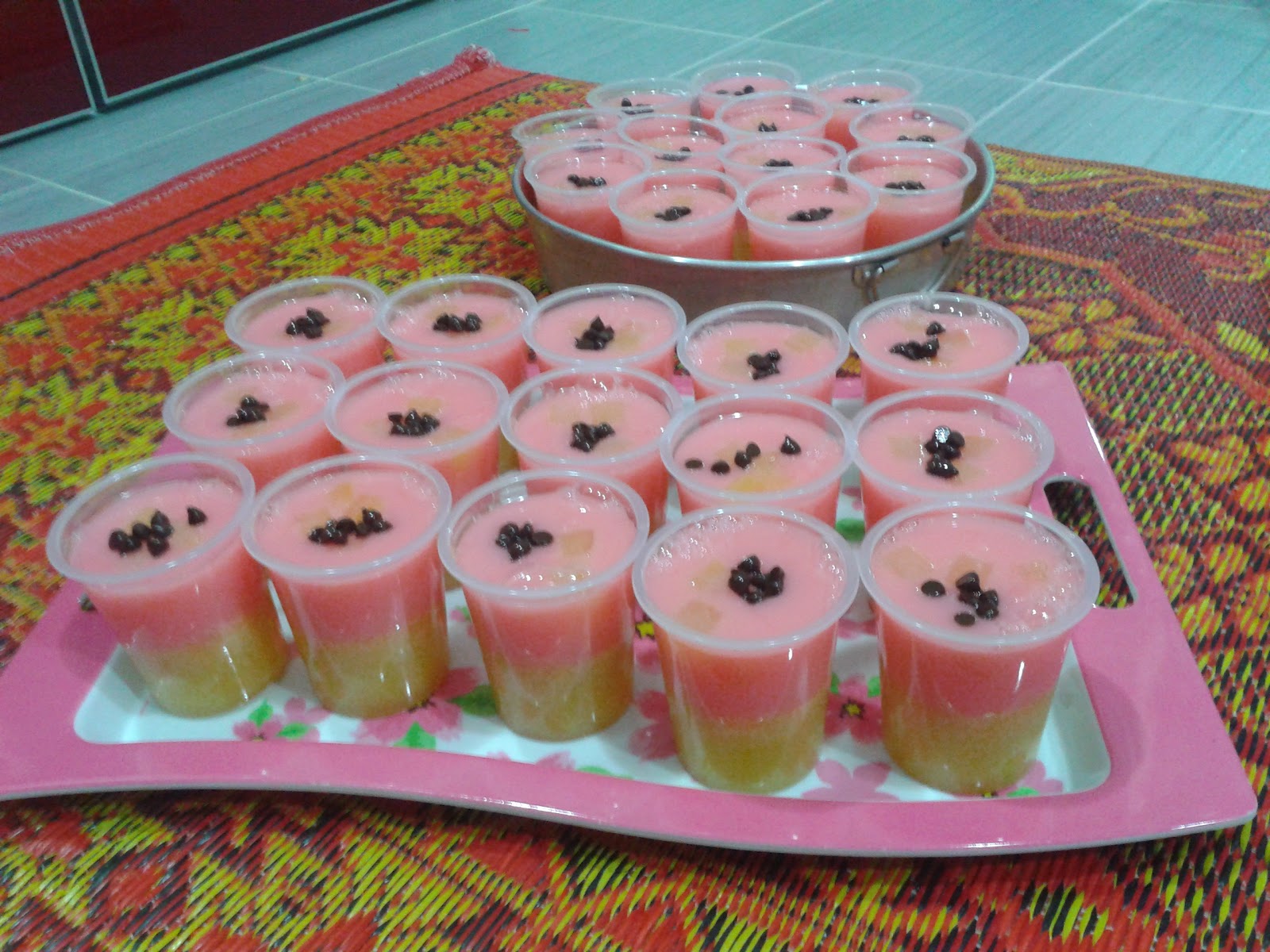 "liVE♥loVE": Dadih 2 Layer (Strawberry + Manggo) Wif Nata De Coco n ...