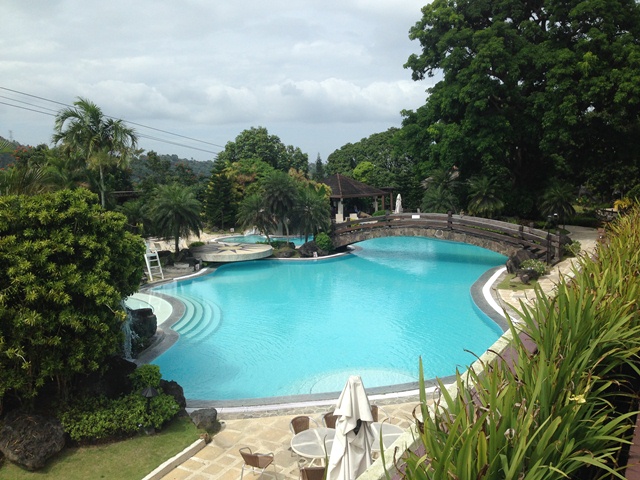 ERICJAZ FOODIES: TAGAYTAY HIGHLANDS - THE COUNTRY CLUB