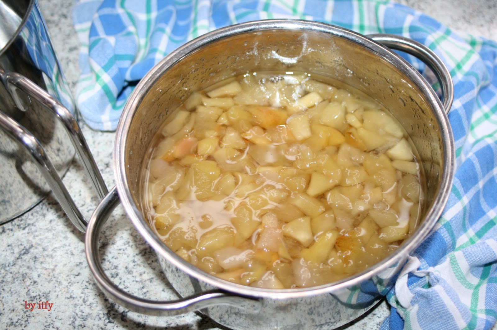 I TEST FOR YOU :-): NEU im Regal Sirup Zucker von Diamant Apfel-Zimt-Sirup