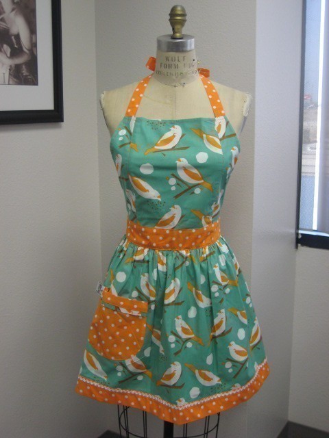 The Vintage Project: This Charming Dame Lesson 5 - Wear an Apron