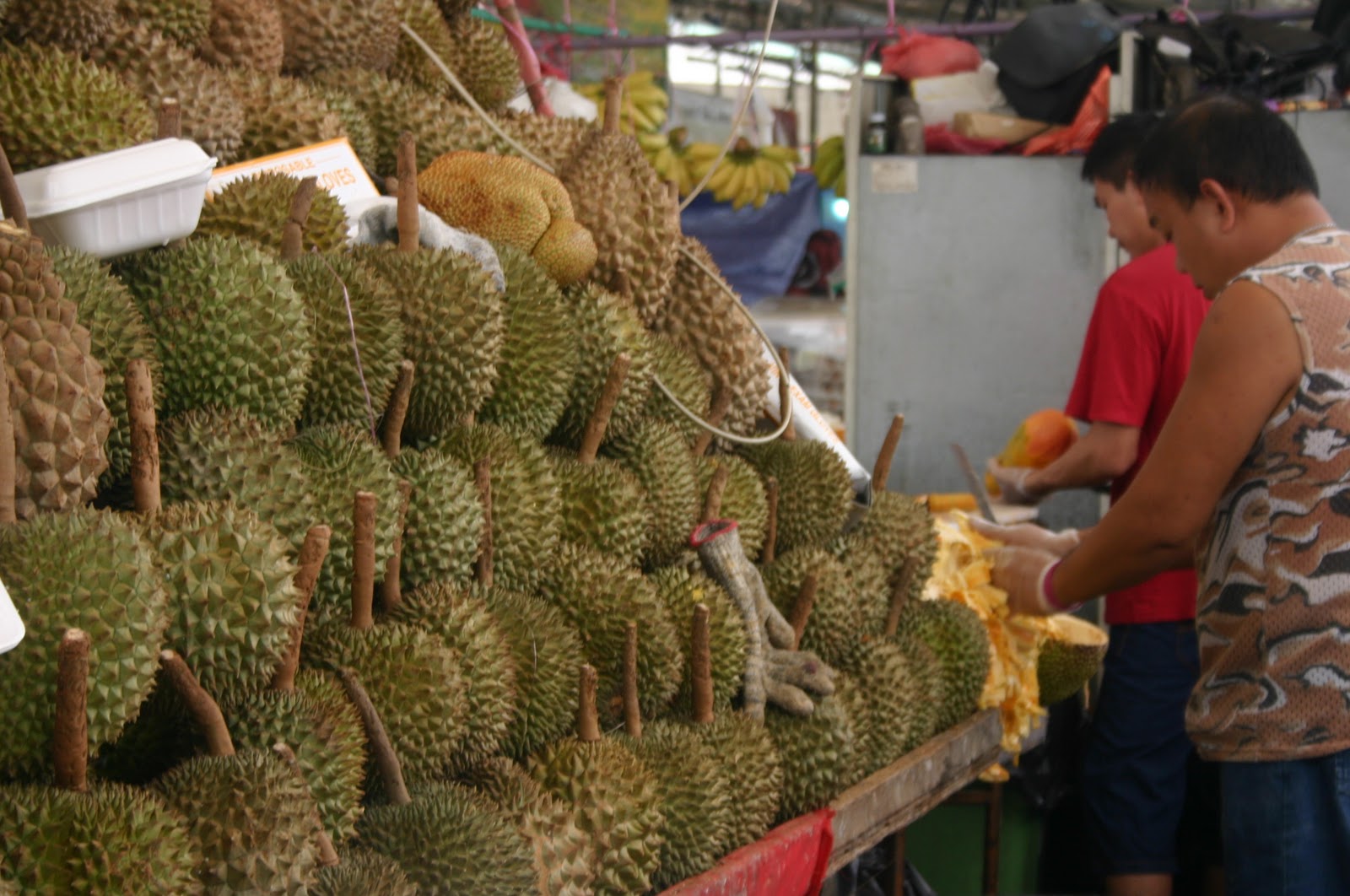 Hope's Sweet Finds: Singapore Fruits either you love it or ....