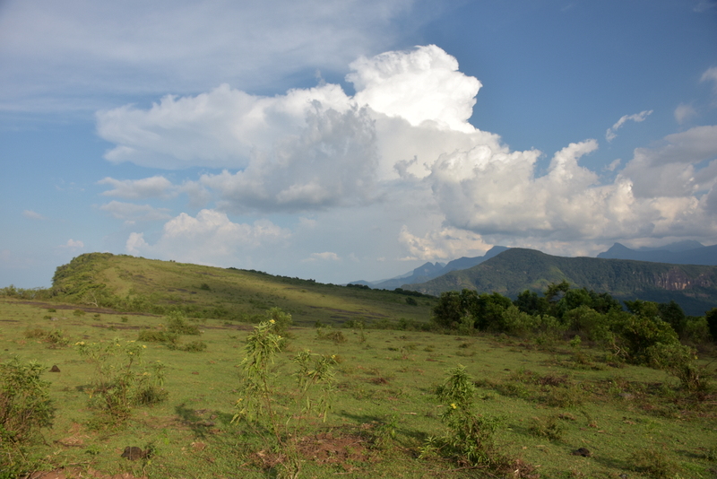 philipveerasingam: Coming back from 'Lokanthaya' - Land's end, Pitawala ...