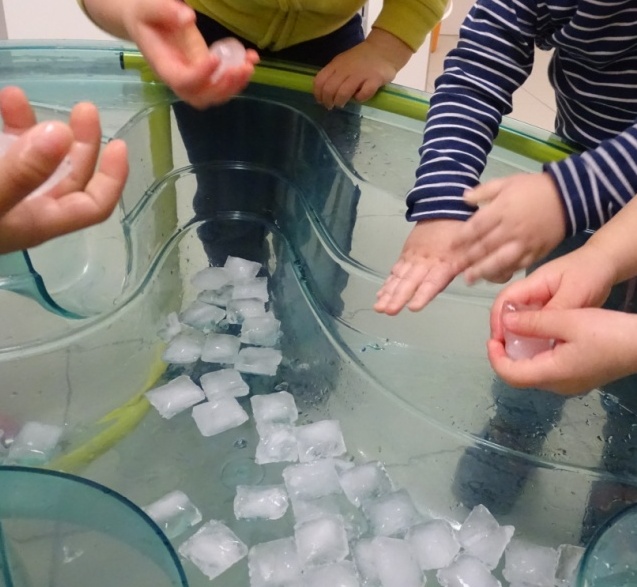 Experimente mit Eiswürfel