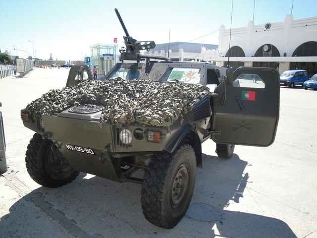 Viaturas Militares Portuguesas: Auto Blindado Combate/Reconhecimento ...
