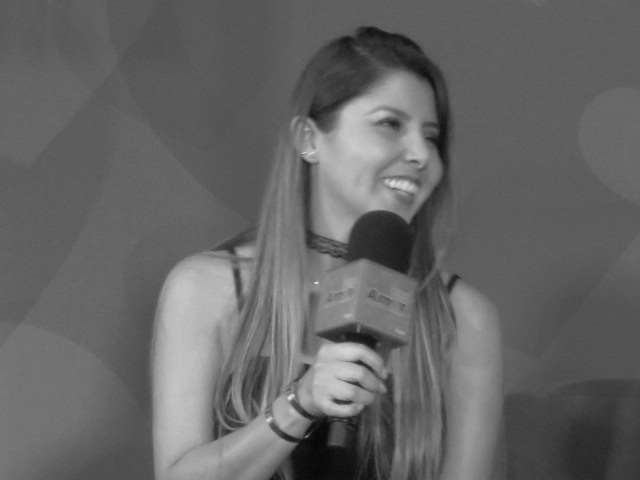 internautaSOY: SANDRA VILLALOBOS UNA REINA CON MICROFONO