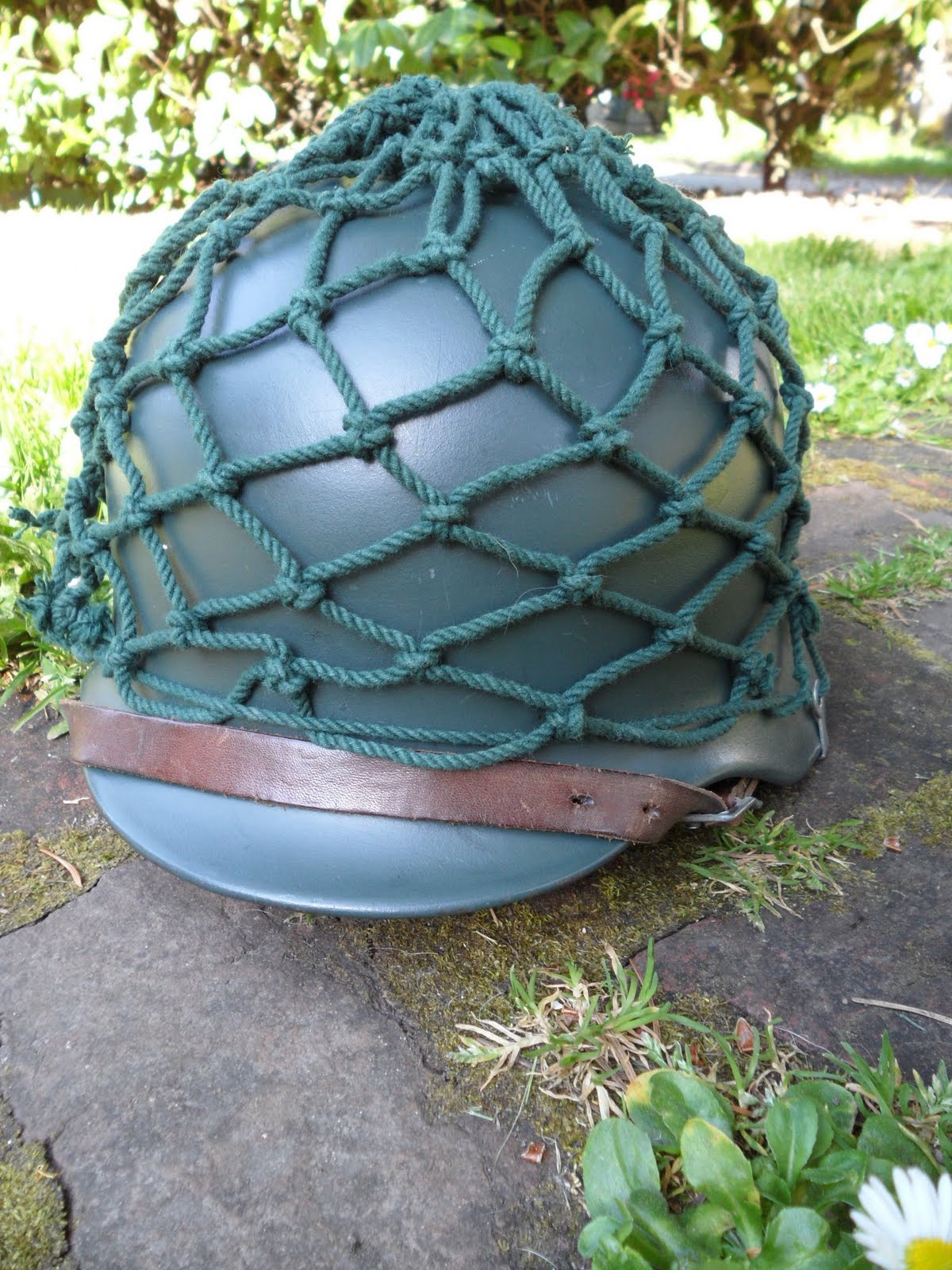 Four Bees: Bundesgrenzschutz Stahlhelm Tarnnetz, BGS Helmet Net