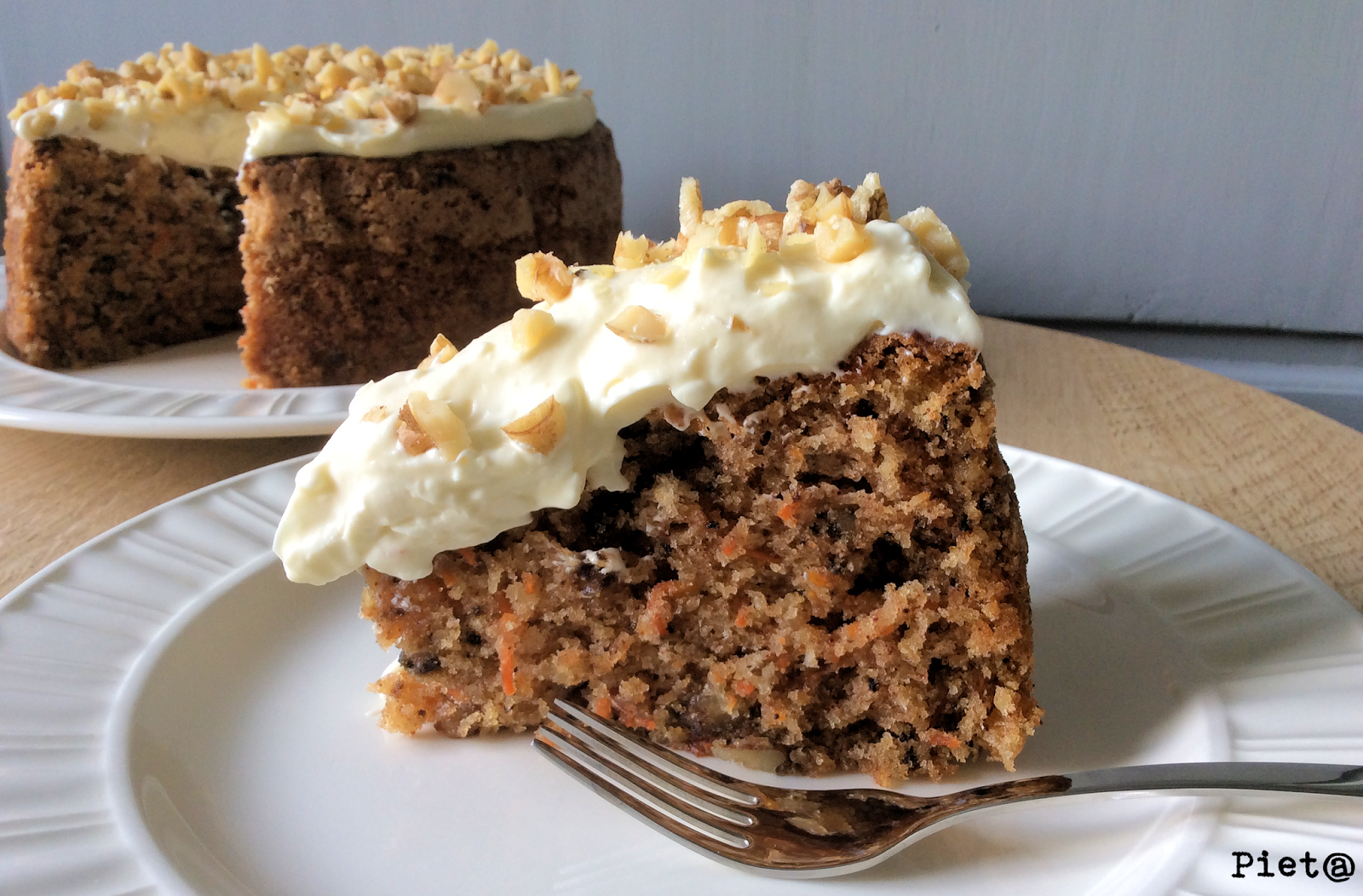 Pieta's hapjes: Worteltaart met walnoten van Ottolenghi