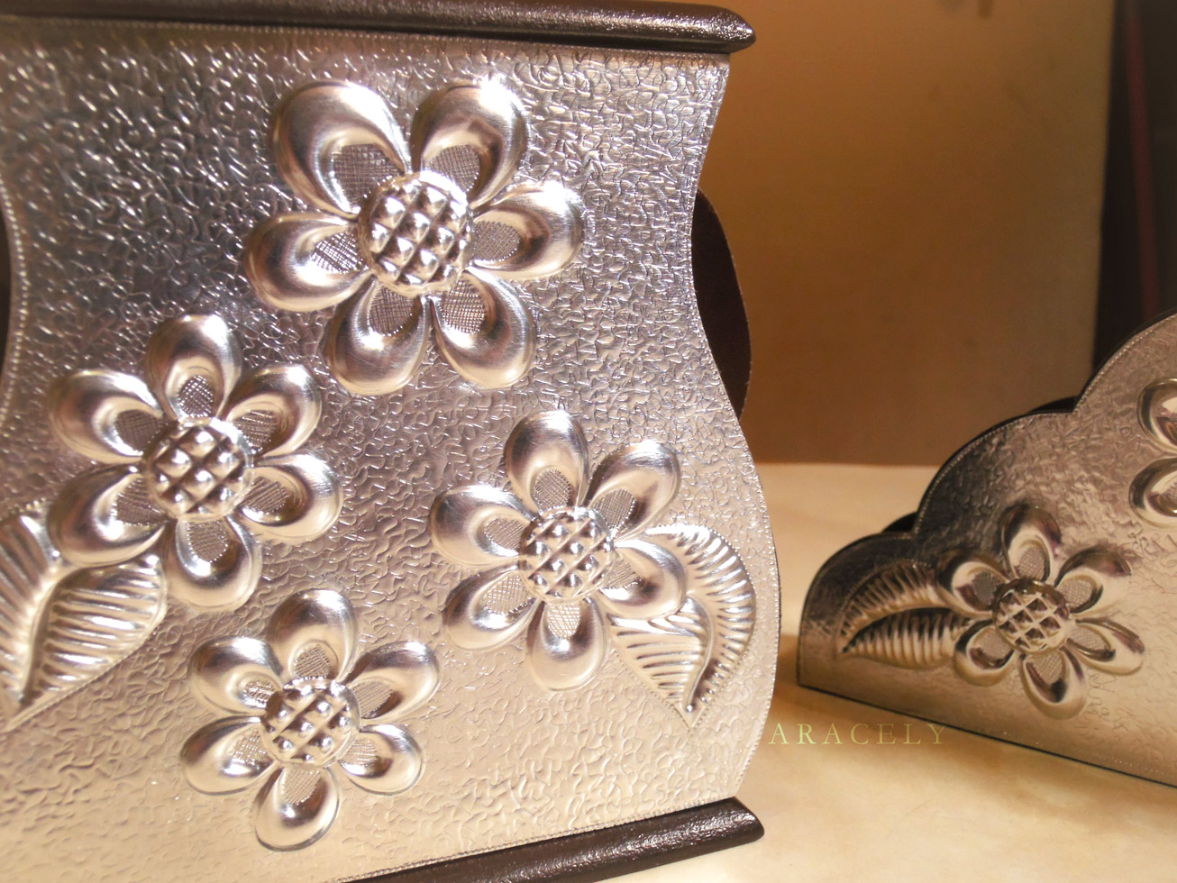 Set de mesa repujado en aluminio | Aracelyasmine - Repujado en aluminio ...