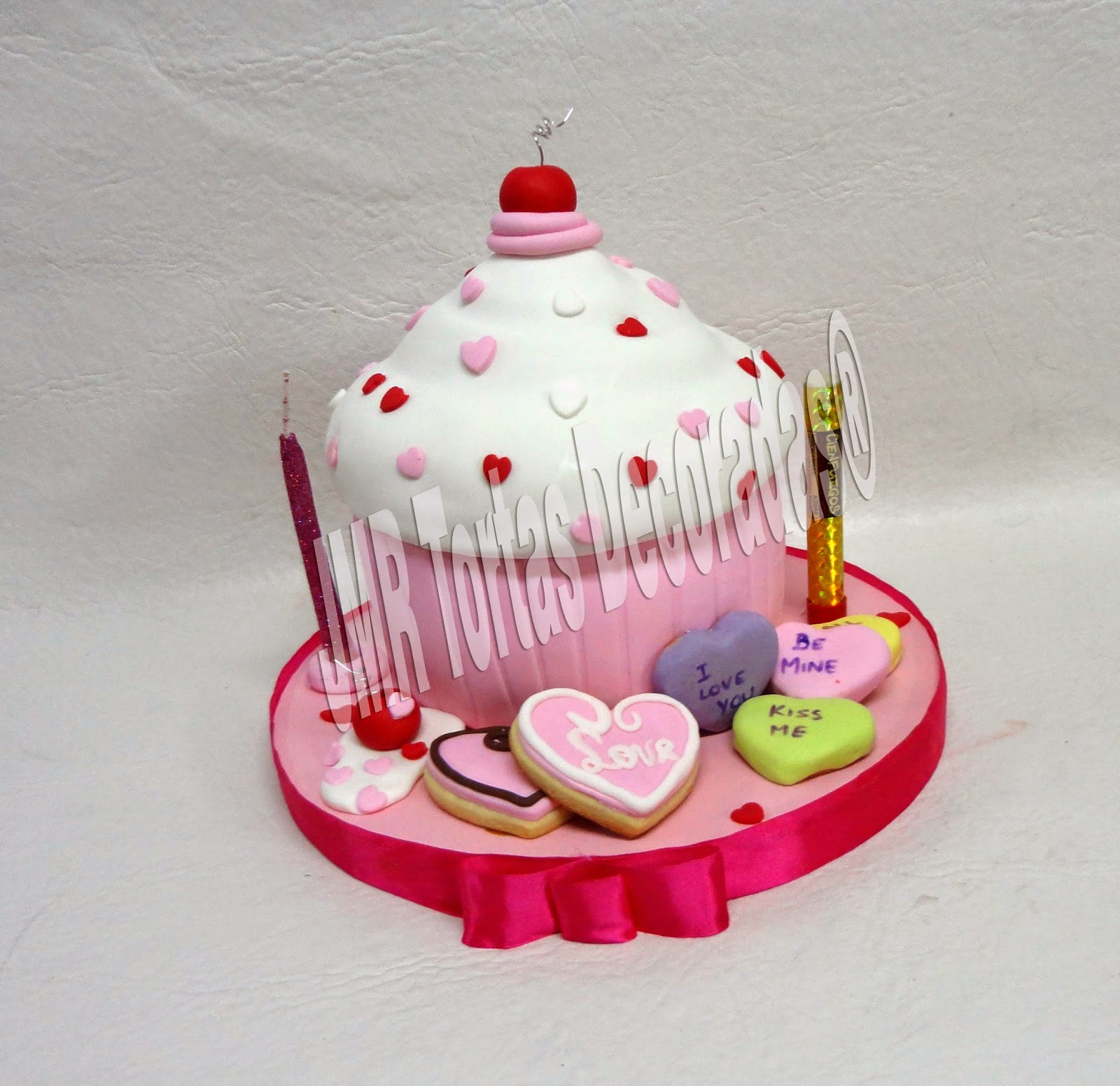 Torta Cupcake Y Cupcakes JMR Tortas Decoradas torta-cupcake-y-cupcakes-jmr-tortas-decoradas