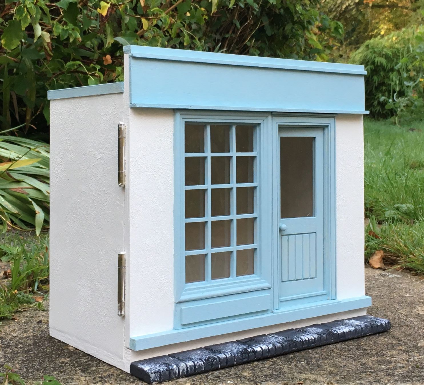 Julie's dolls house blog: 1/12th Scale Shop