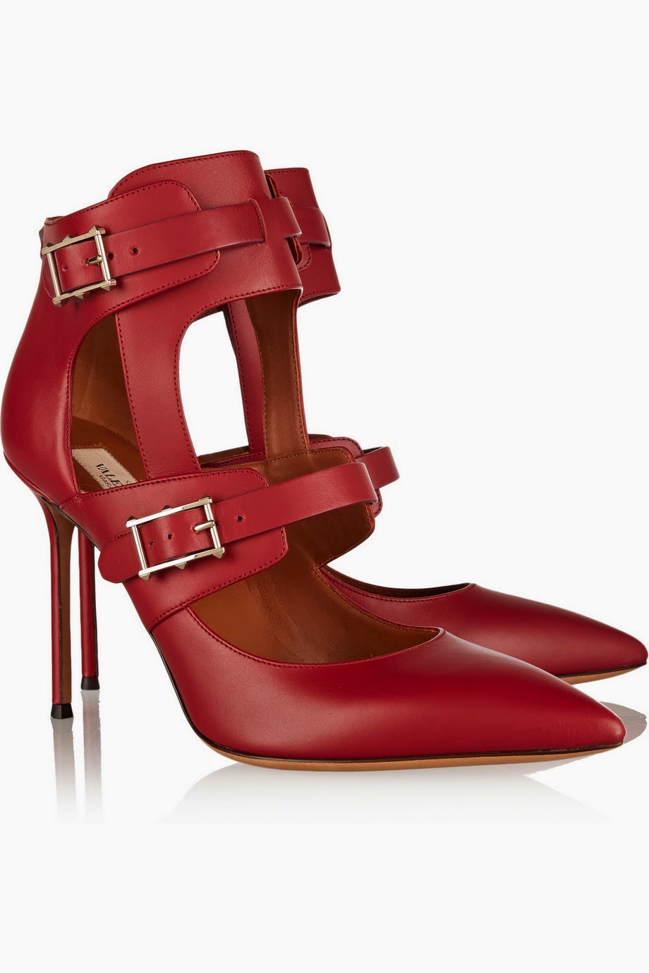 The Tall and Short of it All: The Pointed-Toe Heel