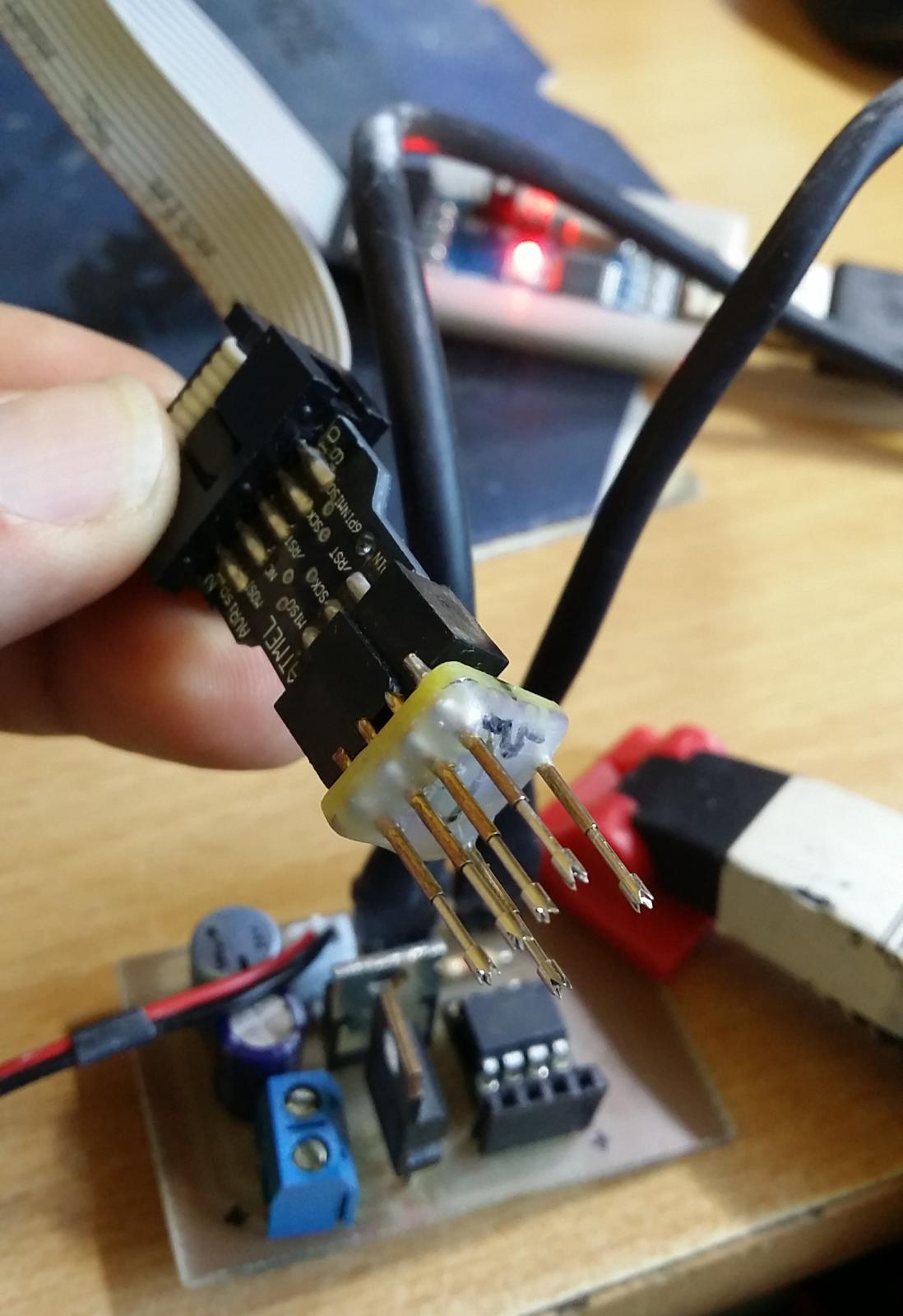 Oz for us: Tool to program an ATtiny85 AVR in situ in a minimalist ...