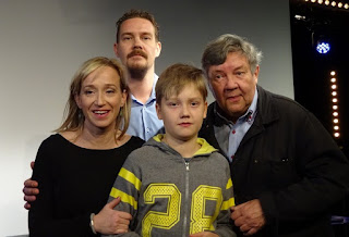 Paljon Melua Teatterista: Kevät herää ja Kissan tassuja polttelee ...