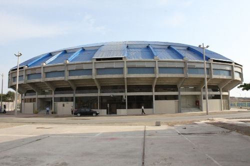 OPINION REGIONAL HUACHO: COLISEO CERRADO DEL IPD SE CAE A PEDAZOS