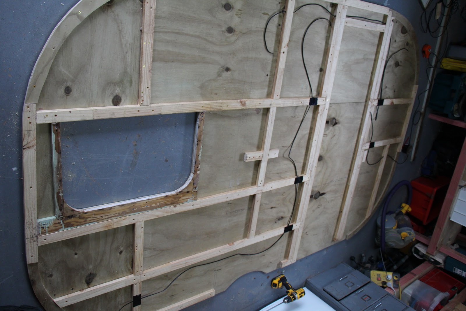 Retro Caravan Restoration: August 2016