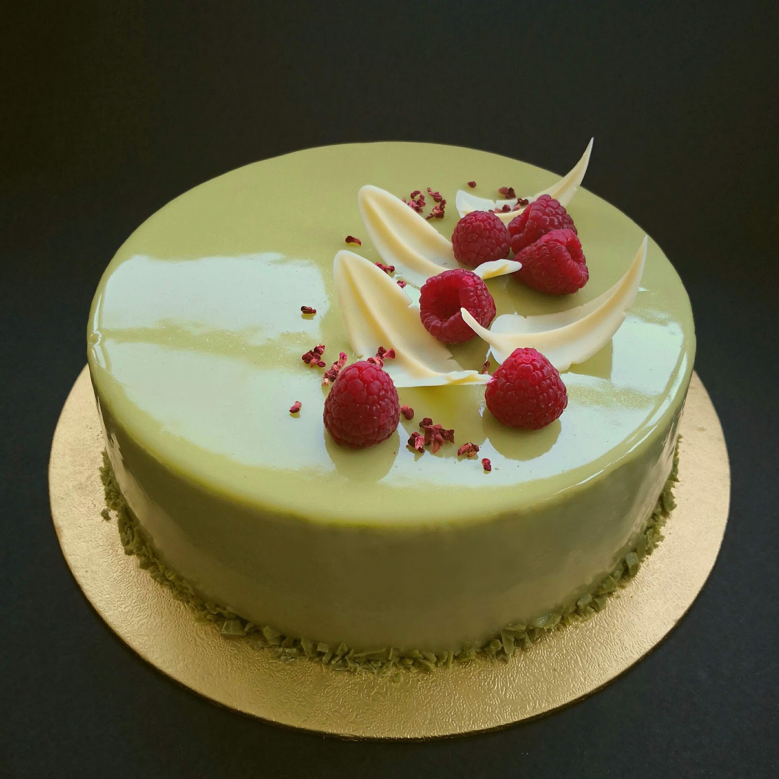 Ethereal Cakes: Matcha And Raspberry Cake