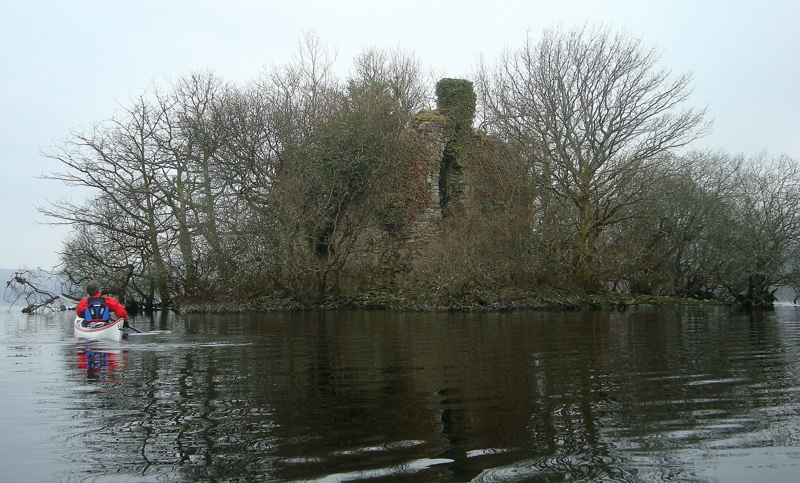 Paddling for Fun: A wee day out on Loch Lomond with Muir and Dick - 6-3-11