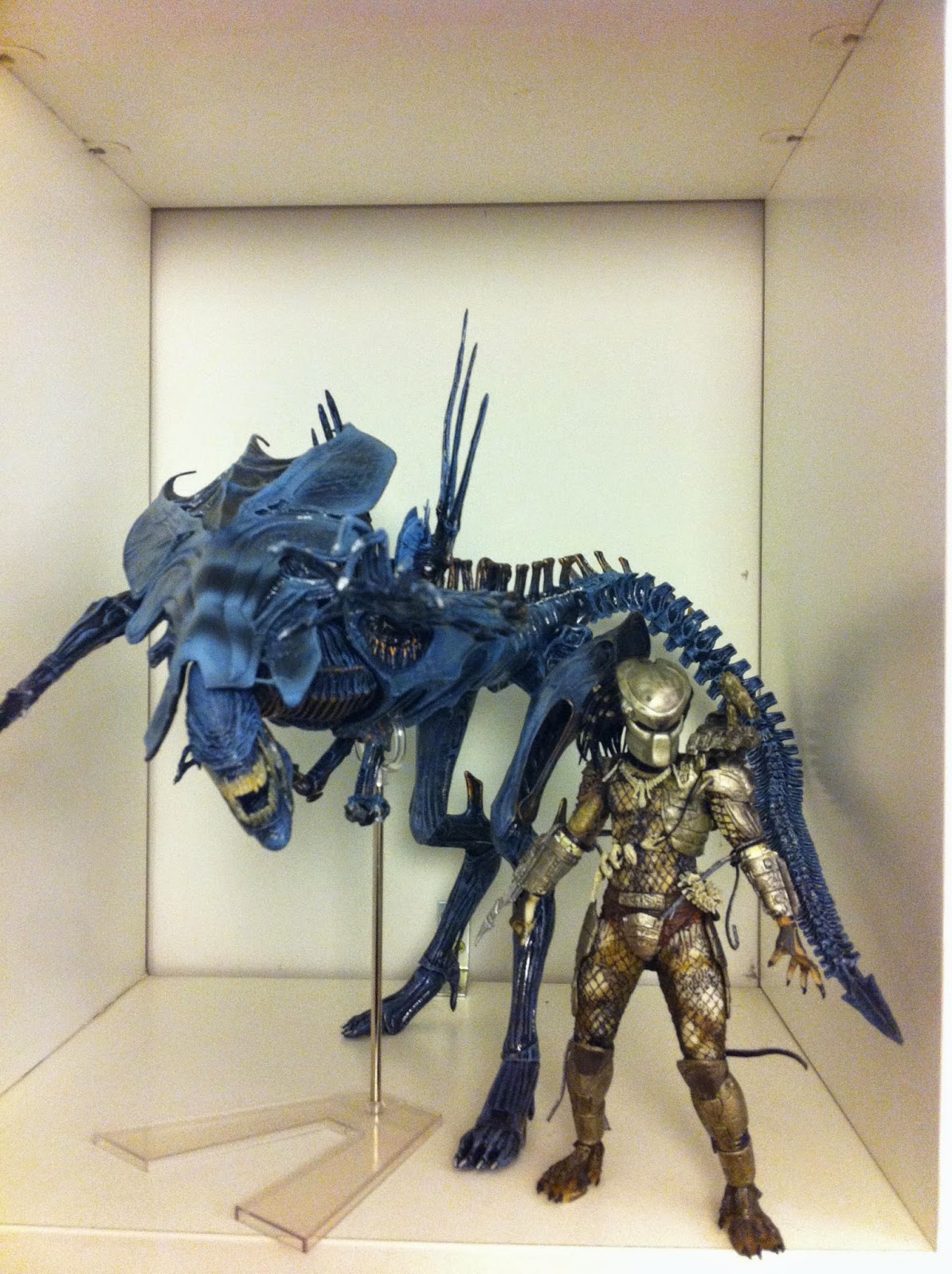 Demencias del siglo XXI: Alien Queen Deluxe Action Figure & Alien 3 Dog ...