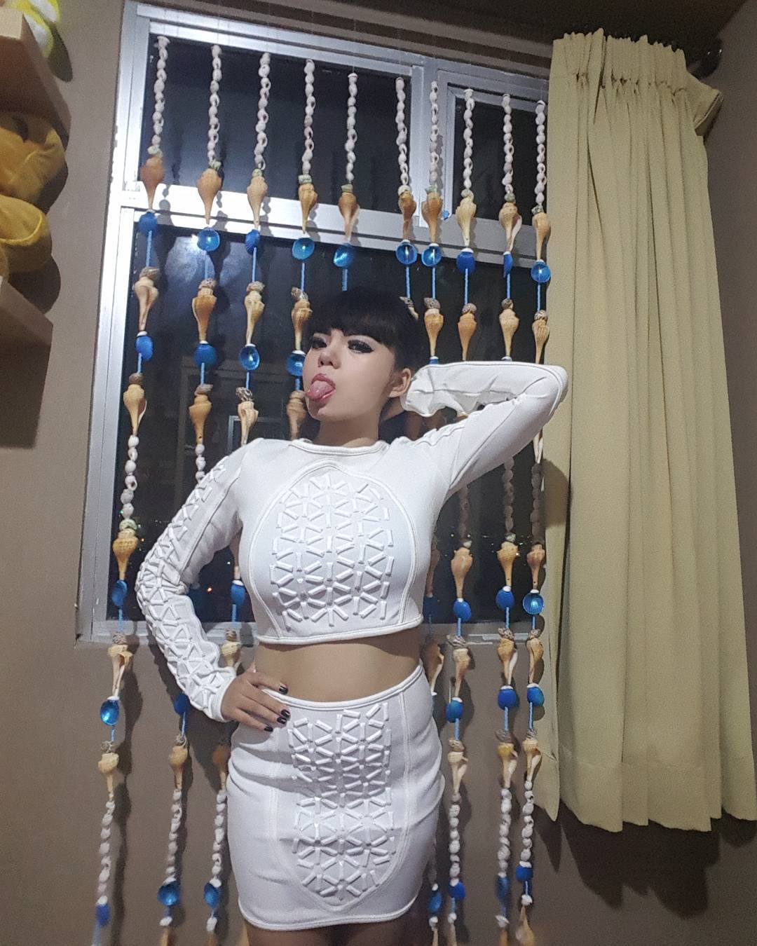 Kamar Selebritis Koleksi Foto Seksi Dinar Candy Dj Singer Dangdut Hot