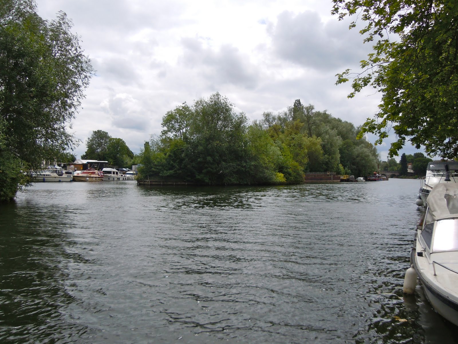 NB Rock 'n' Roll: National Trust mooring at Cliveden House
