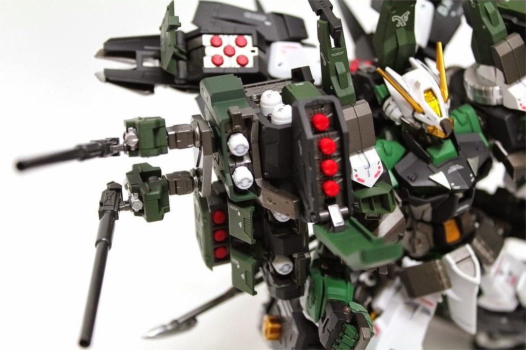 Custom Build: 1/100 Gundam Astray Green Frame 2nd Gear