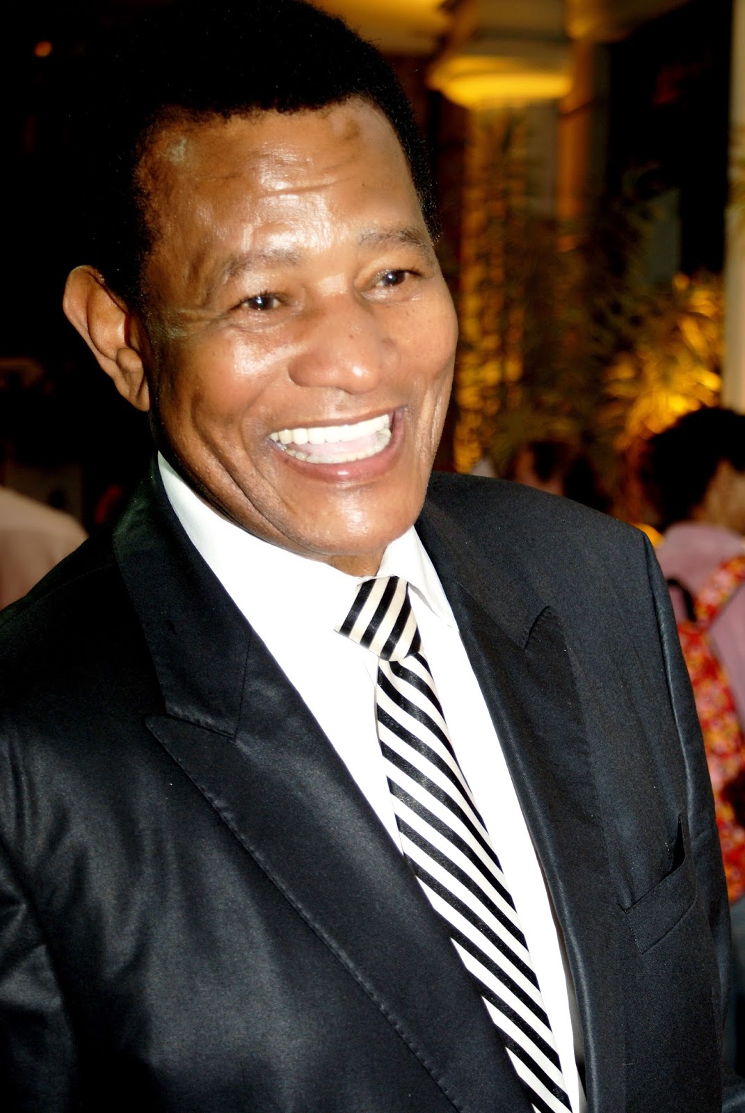 JAIR RODRIGUES - CANTOR - (75 anos) * Igarapava, SP (06/02/1939 ...