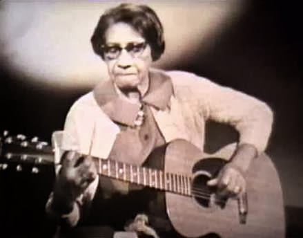 Bespectacled Birthdays: Elizabeth Cotten, c.1965