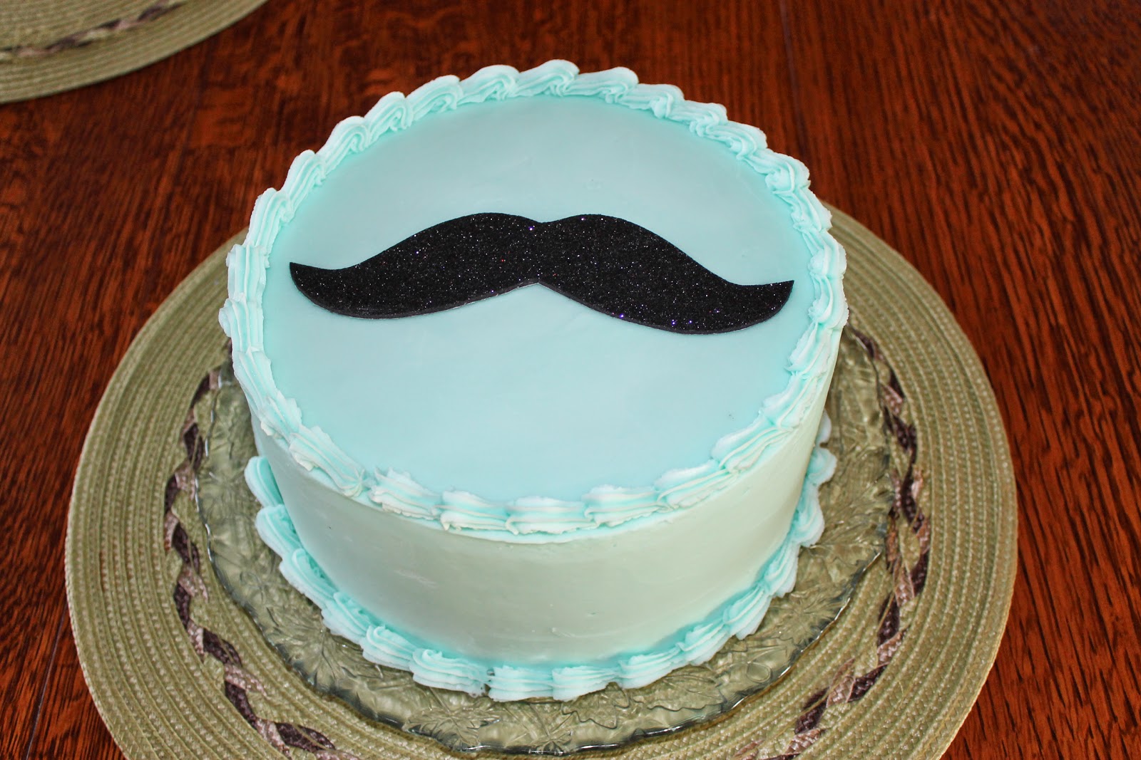 The Simple Cake: Mustache Cakes