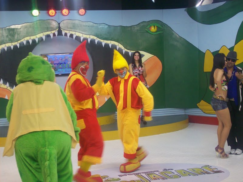 chuim e chuá: CHUIM E CHUÁ PALHAÇOS DO PROGRAMA DO JACARÉ