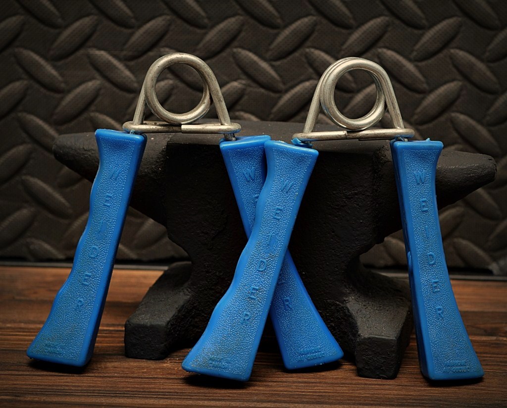 Mighty Joe's Grippers & MORE!: Vintage Weider Hand Grippers