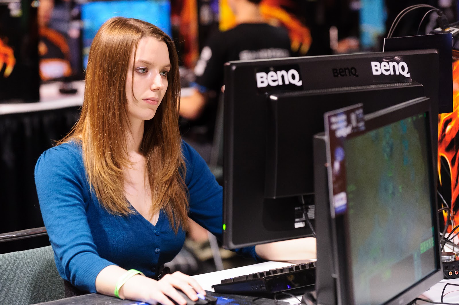 GAMER WANITA YANG CANTIK YANG MENGAGUMKAN | WELCOME THE FRANSISCO ZONE
