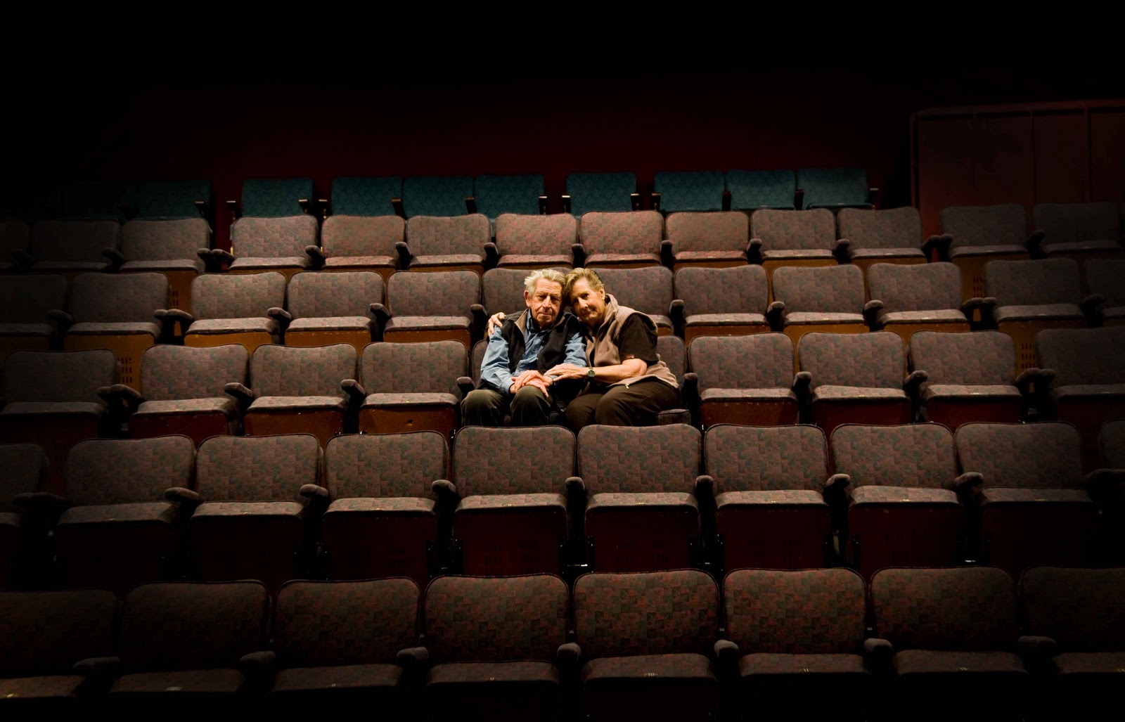 A Kiwi at the camera: David and Joan in the Cue Theatre Inglewood ...