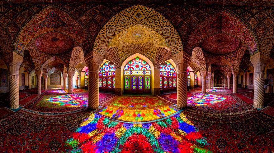 This Stunning Mosque Is Illuminated With All Of The Colors Of The ...