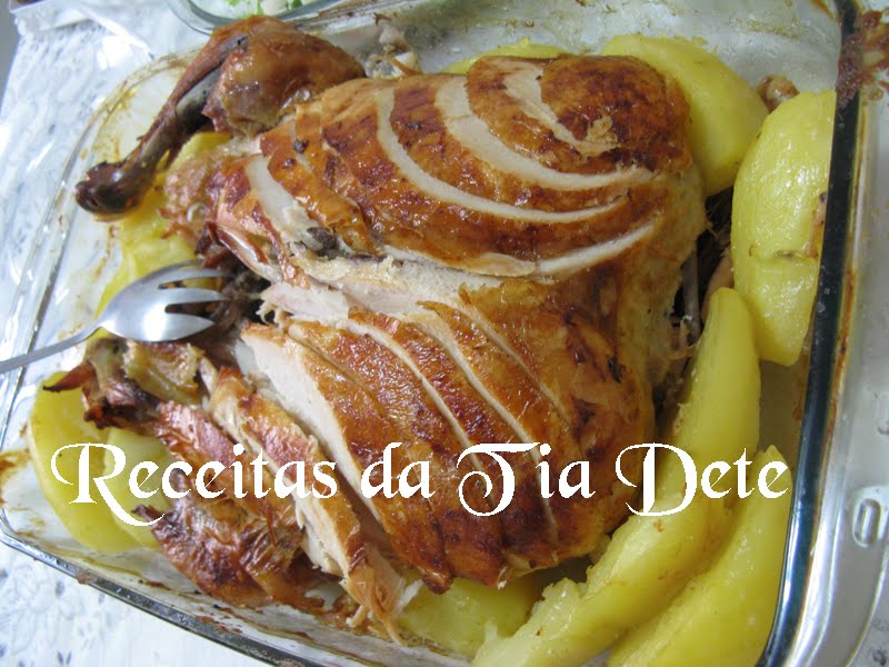 Receitas da Tia Dete: CHESTER ASSADO COM BATATAS CORADAS