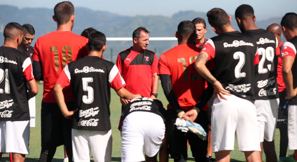 Wílmer López sorprende con cambios en todas las líneas del once alajuelense
