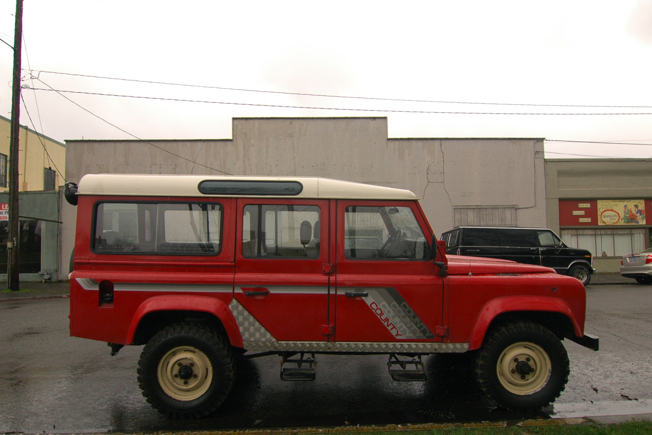 OLD PARKED CARS.: 1988 Land Rover 110 CSW.