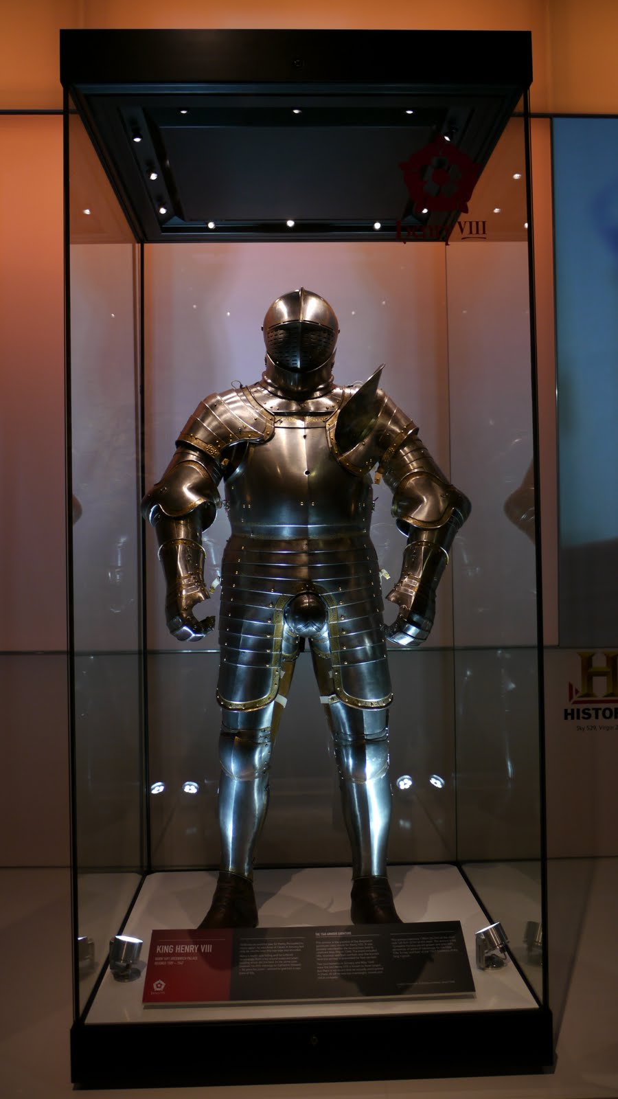 Tower of London Royal Palace & Fortress - Britain All Over Travel Guide