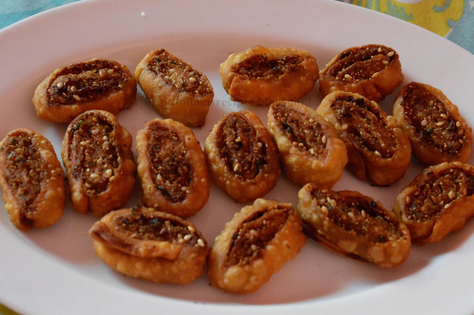 Bhakarwadi Recipe in Marathi | बाकरवडी | Nilam's Recipes