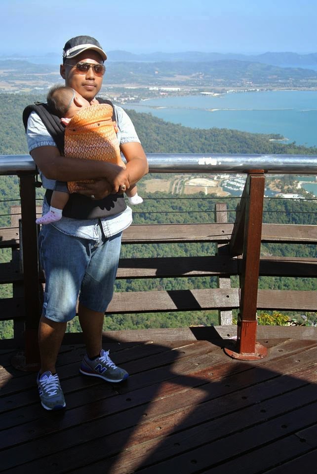 Kegilaan Mengendong Anak - IEZANA STORY