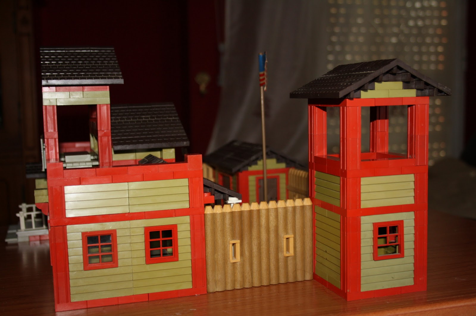 EXIN CASTILLOS & EXIN WEST: DESTACAMENTO