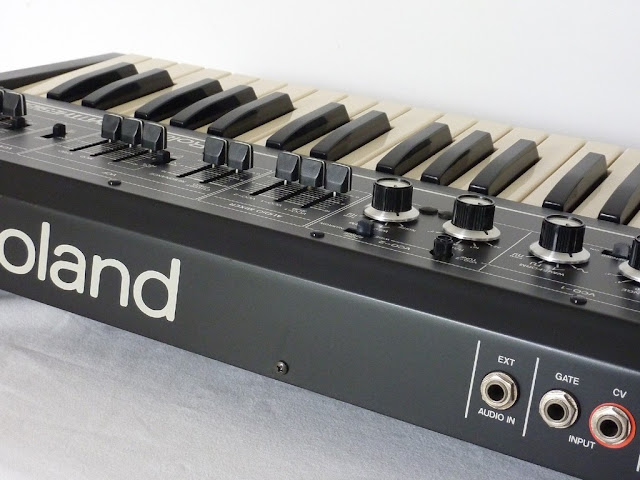 MATRIXSYNTH: Roland SH 2 Analogue Synthesizer with Original Case