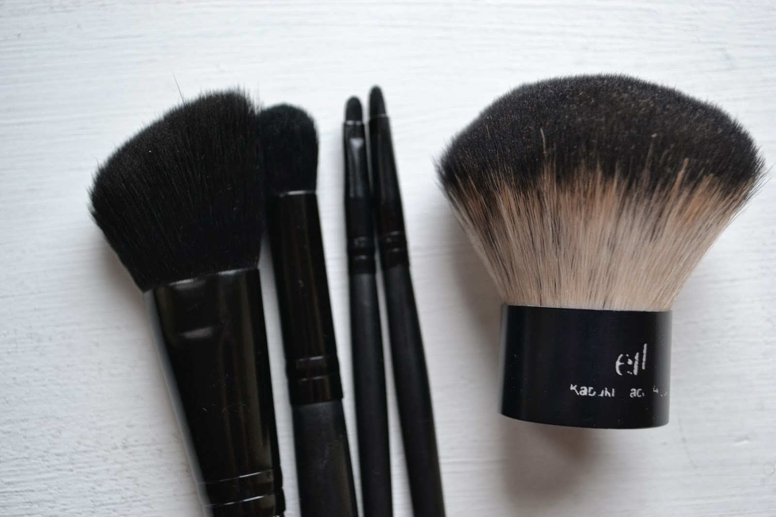 MISSY IN THE MIRROR: The Menu - My favourite Elf Brushes