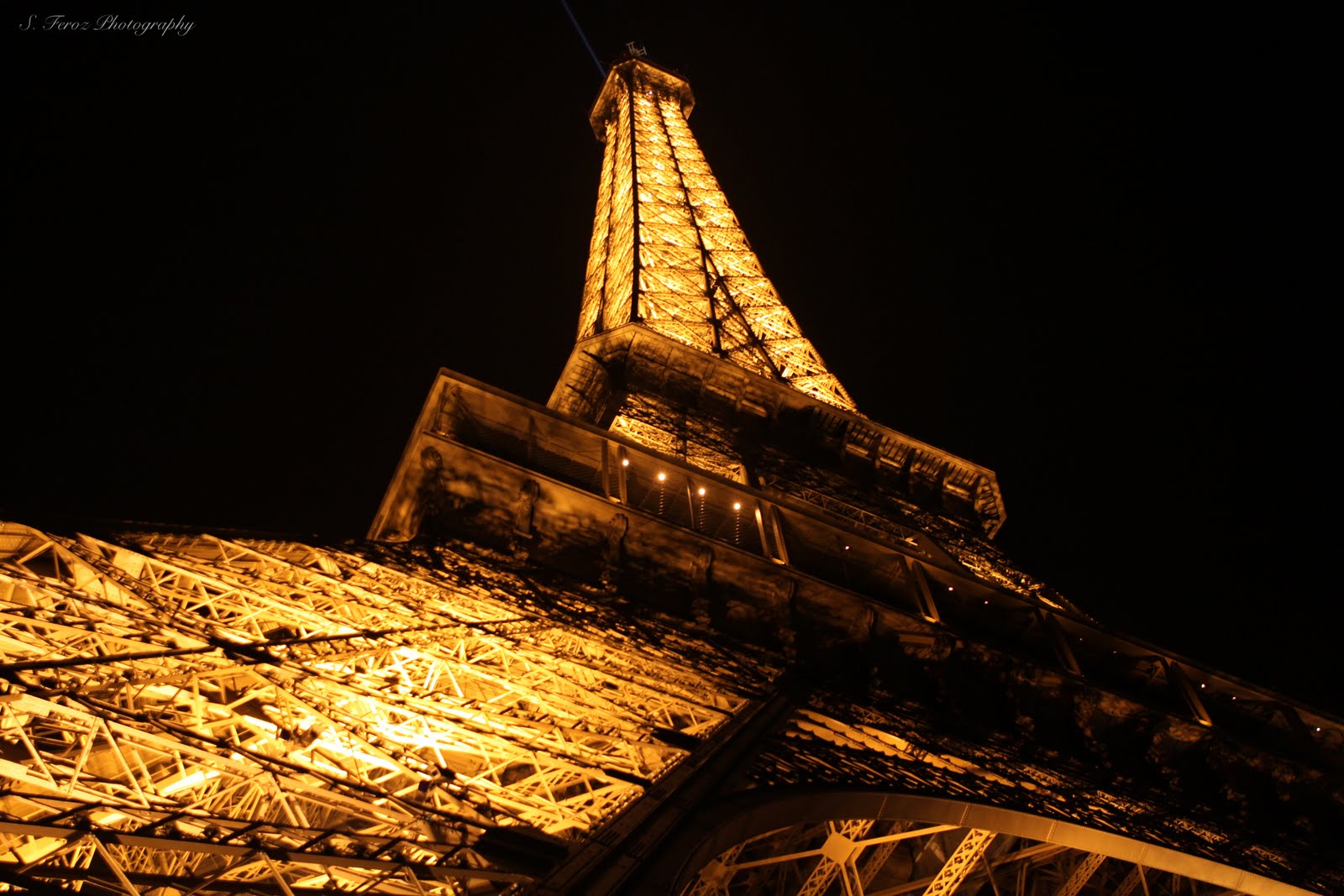 The PhotoShak: Eiffel Tower